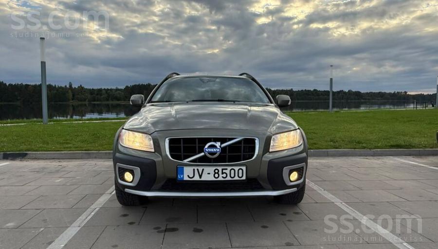 Green Volvo XC70 2011 in Ogre, with an engine capacity of 2.40 L and mileage of 333 thousand km for 5000 €, photo 3 on AUTOMOTO.COM.LV
