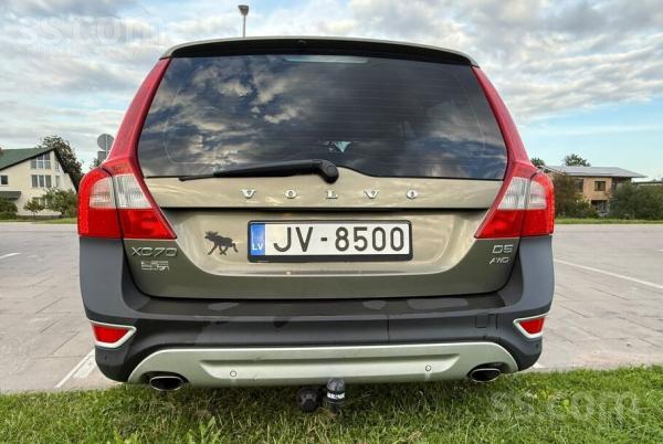 Volvo XC70 2011 in Ogre on AUTOMOTO.COM.LV Green Volvo XC70 2011 in Ogre, with an engine capacity of 2.40 L and mileage of 333 thousand km for 5000 €, photo 6 on AUTOMOTO.COM.LV