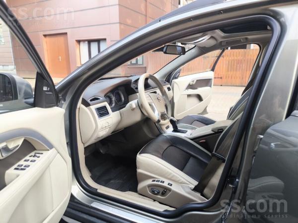 Zaļš Volvo XC70 2012 Rīga, ar dzinēja tilpumu 2.40 L un nobraukumu 249 tūkst. km par 10000 €, foto 4 vietnē AUTOMOTO.COM.LV