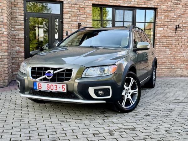 Green Volvo XC70 2012 in Riga, with an engine capacity of 2.40 L and mileage of 281 thousand km for 9500 €, photo 1 on AUTOMOTO.COM.LV