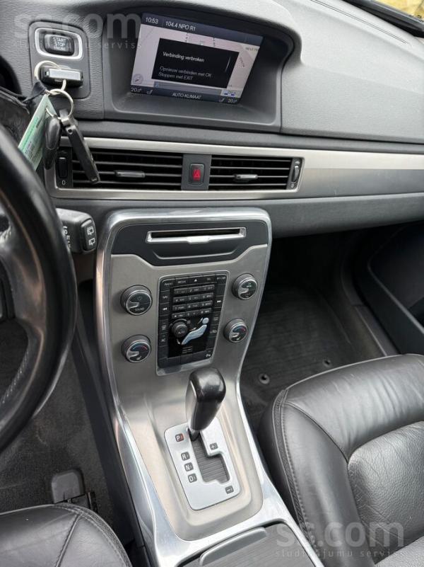 Zaļš Volvo XC70 2012 Rīga, ar dzinēja tilpumu 2.00 L un nobraukumu 298 tūkst. km par 8990 €, foto 7 vietnē AUTOMOTO.COM.LV