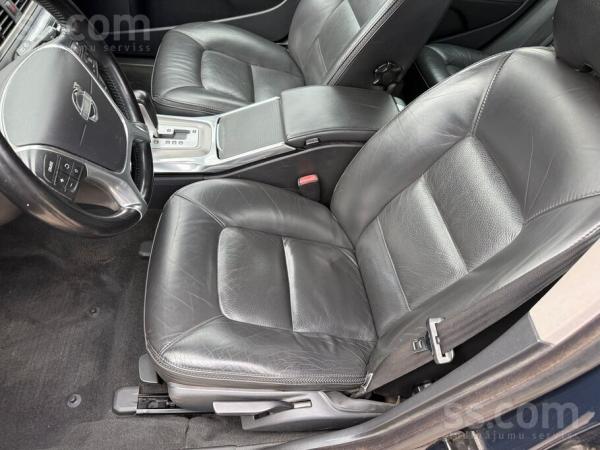 Zaļš Volvo XC70 2012 Rīga, ar dzinēja tilpumu 2.00 L un nobraukumu 298 tūkst. km par 8990 €, foto 8 vietnē AUTOMOTO.COM.LV