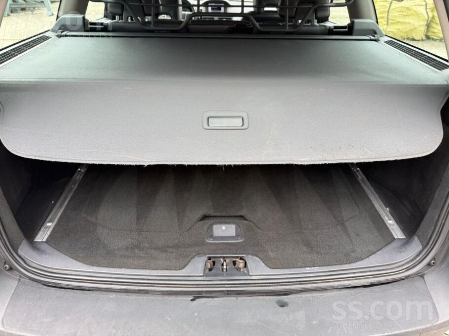 Green Volvo XC70 2012 in Riga, with an engine capacity of 2.00 L and mileage of 298 thousand km for 8990 €, photo 9 on AUTOMOTO.COM.LV