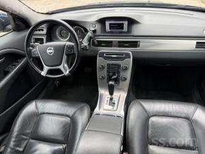 Green Volvo XC70 2012 in Riga, with an engine capacity of 2.00 L and mileage of 298 thousand km for 8990 €, photo 10 on AUTOMOTO.COM.LV