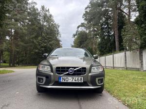 Zaļš Volvo XC70 2012 Rīga, ar dzinēja tilpumu 2.00 L un nobraukumu 346 tūkst. km par 6490 €, foto  vietnē AUTOMOTO.COM.LV