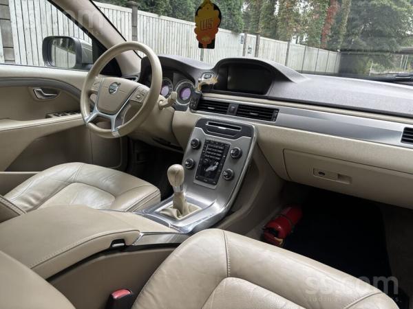 Zaļš Volvo XC70 2012 Rīga, ar dzinēja tilpumu 2.00 L un nobraukumu 346 tūkst. km par 6490 €, foto 11 vietnē AUTOMOTO.COM.LV