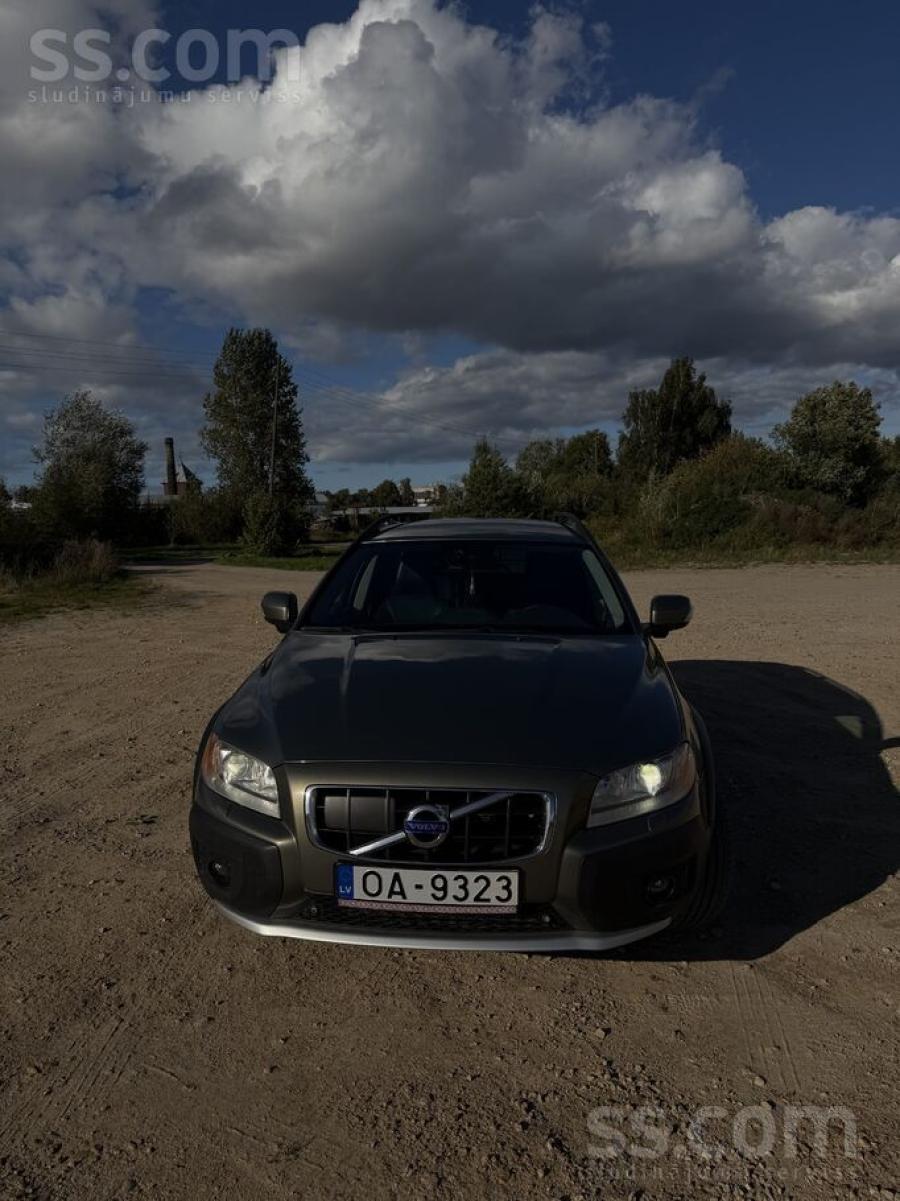 Zaļš Volvo XC70 2013 Rīga, ar dzinēja tilpumu 2.40 L un nobraukumu 359 tūkst. km par 10300 €, foto 3 vietnē AUTOMOTO.COM.LV