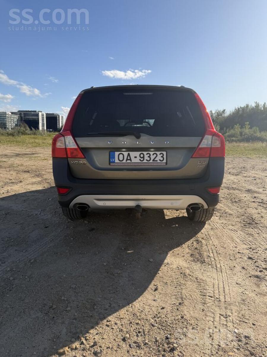 Zaļš Volvo XC70 2013 Rīga, ar dzinēja tilpumu 2.40 L un nobraukumu 359 tūkst. km par 10300 €, foto 6 vietnē AUTOMOTO.COM.LV
