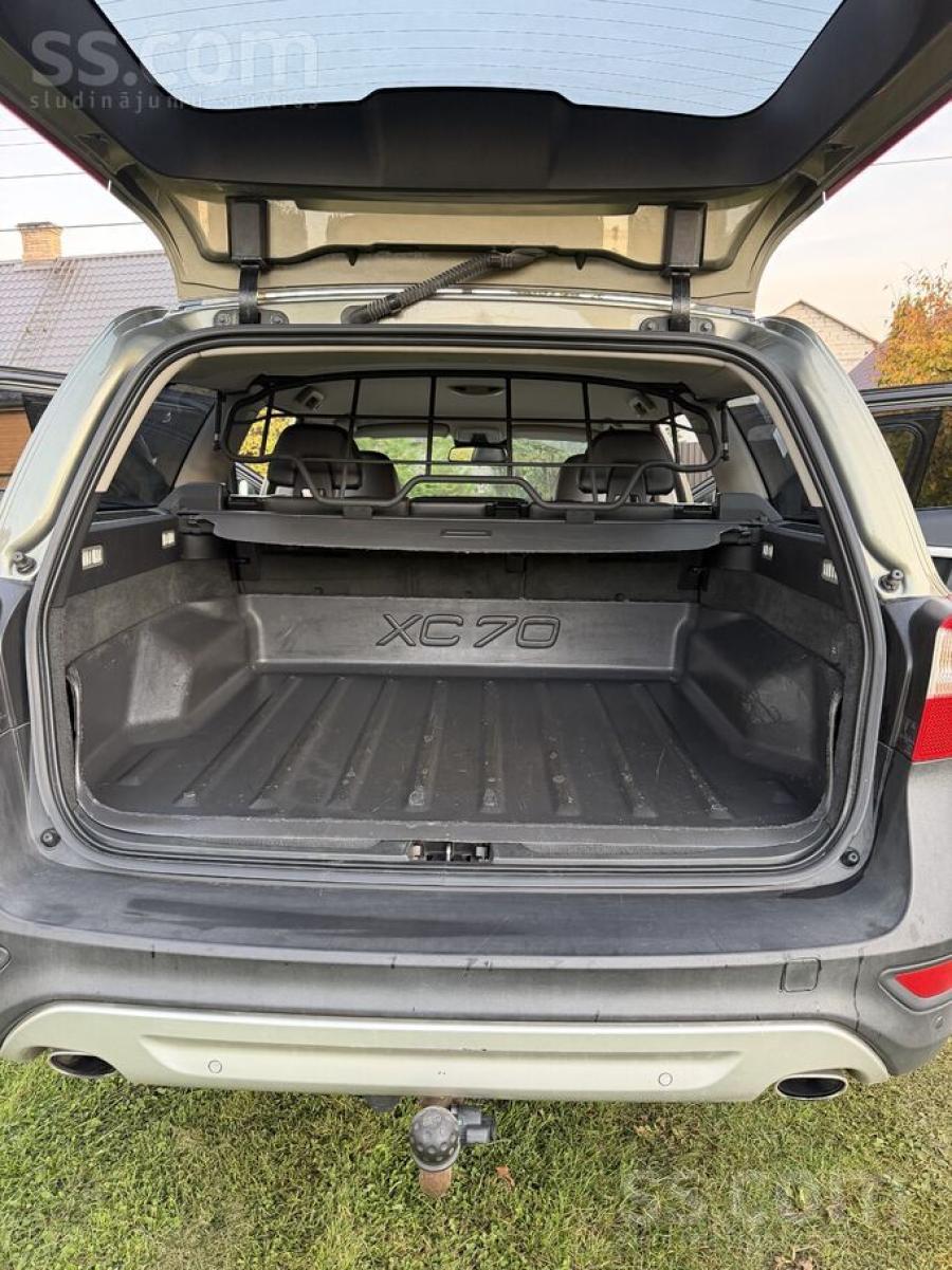 Zaļš Volvo XC70 2013 Rīga, ar dzinēja tilpumu 2.40 L un nobraukumu 359 tūkst. km par 10300 €, foto 7 vietnē AUTOMOTO.COM.LV