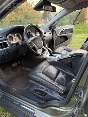 Zaļš Volvo XC70 2013 Rīga, ar dzinēja tilpumu 2.40 L un nobraukumu 359 tūkst. km par 10300 €, foto 10 vietnē AUTOMOTO.COM.LV