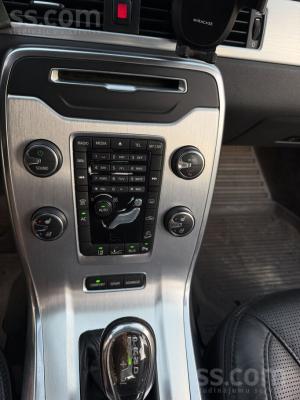 Zaļš Volvo XC70 2013 Rīga, ar dzinēja tilpumu 2.40 L un nobraukumu 359 tūkst. km par 10300 €, foto 13 vietnē AUTOMOTO.COM.LV