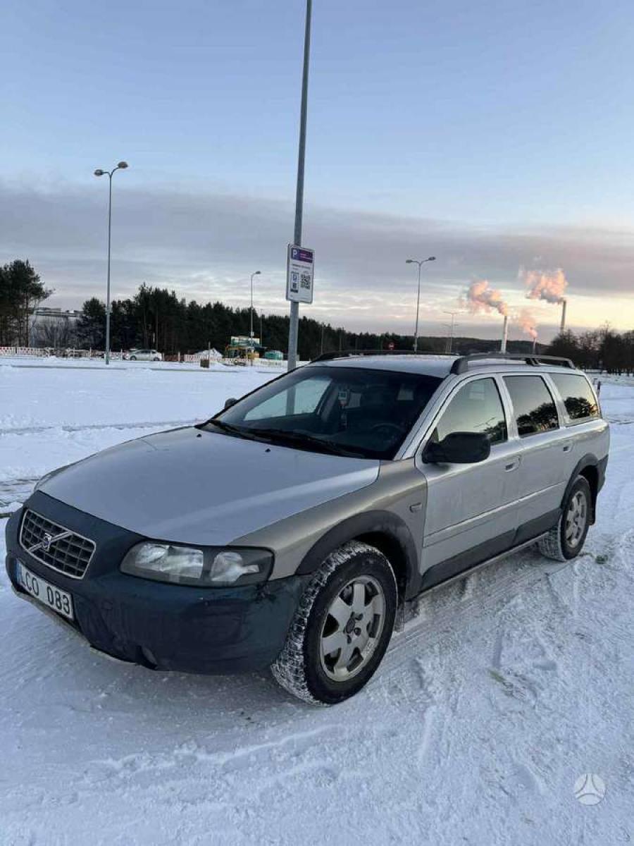 Серый Вольво ХС70 2003 в Вильнюс, объемом двигателя 2.40 л и пробегом 340 тыс. км за 2000 €, фото 7 на AUTOMOTO.COM.LV