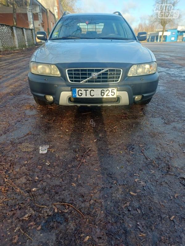 Pelēks Volvo XC70 2005 Šalčininkai, ar dzinēja tilpumu 2.40 L un nobraukumu 371 tūkst. km par 1500 €, foto 1 vietnē AUTOMOTO.COM.LV