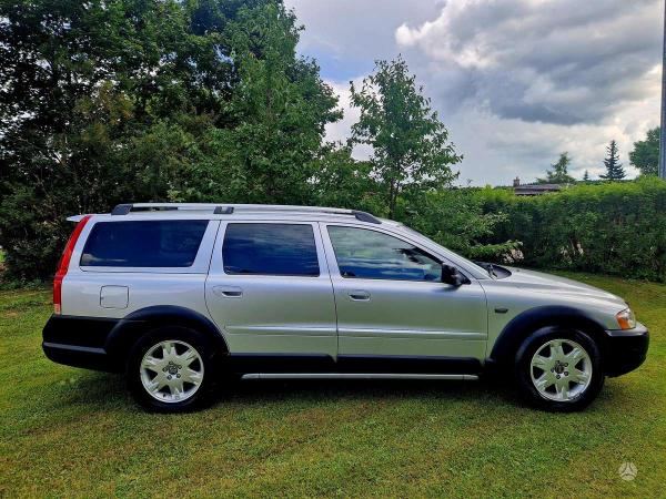 Grey Volvo XC70 2005 in Kaunas, with an engine capacity of 2.40 L and mileage of 323 thousand km for 3650 €, photo 4 on AUTOMOTO.COM.LV