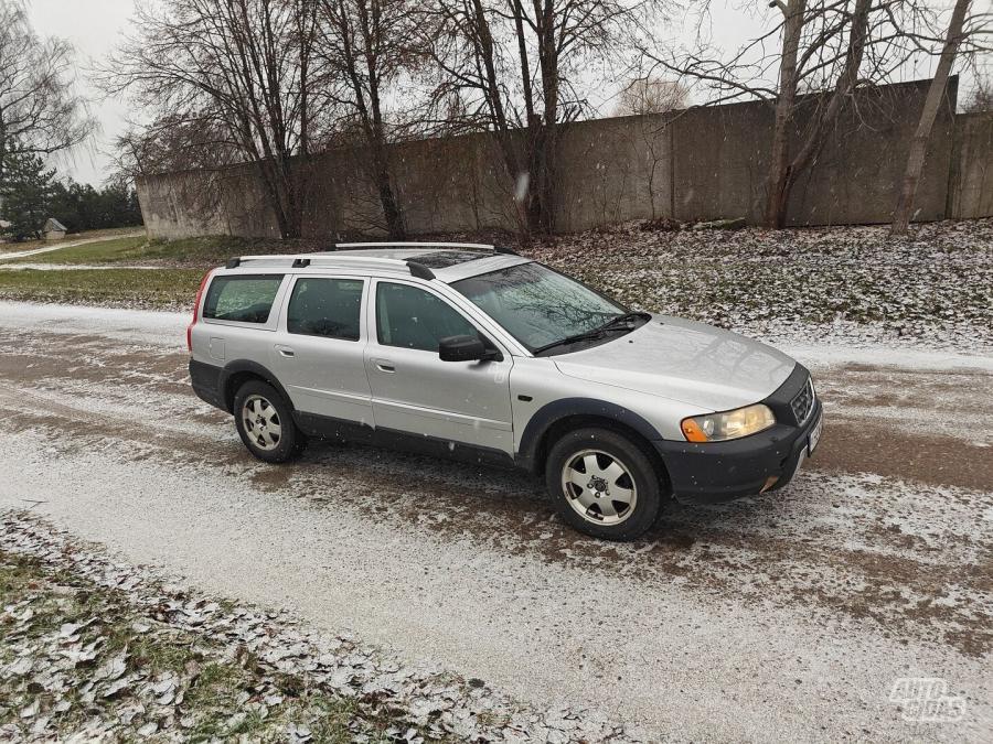 Grey Volvo XC70 2006 in Jonava, with an engine capacity of 2.50 L and mileage of 384 thousand km for 1200 €, photo 3 on AUTOMOTO.COM.LV