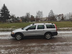Grey Volvo XC70 2006 in Jonava, with an engine capacity of 2.50 L and mileage of 384 thousand km for 1200 €, photo 5 on AUTOMOTO.COM.LV