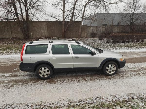 Grey Volvo XC70 2006 in Jonava, with an engine capacity of 2.50 L and mileage of 384 thousand km for 999 €, photo 4 on AUTOMOTO.COM.LV