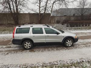 Grey Volvo XC70 2006 in Jonava, with an engine capacity of 2.50 L and mileage of 384 thousand km for 999 €, photo 4 on AUTOMOTO.COM.LV
