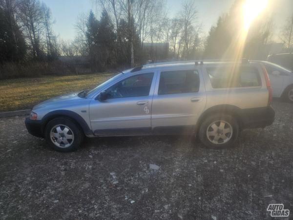 Grey Volvo XC70 2006 in Jonava, with an engine capacity of 2.50 L and mileage of 382 thousand km for 950 €, photo 2 on AUTOMOTO.COM.LV