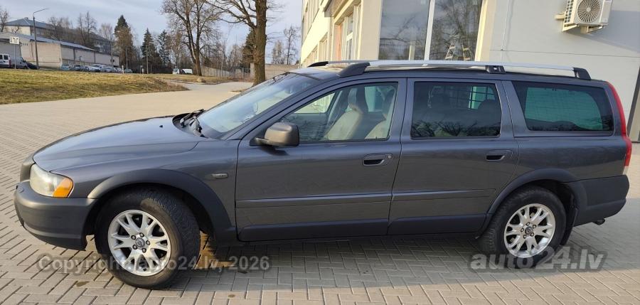 Pelēks Volvo XC70 2006 Tartu, ar dzinēja tilpumu 2.40 L un nobraukumu 264 tūkst. km par 4200 €, foto 4 vietnē AUTOMOTO.COM.LV