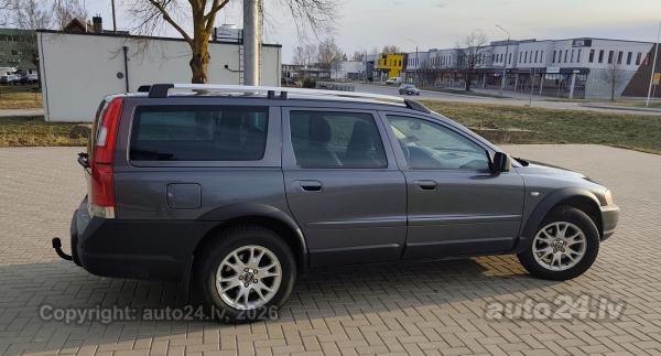Grey Volvo XC70 2006 in Tartu, with an engine capacity of 2.40 L and mileage of 264 thousand km for 4200 €, photo 4 on AUTOMOTO.COM.LV