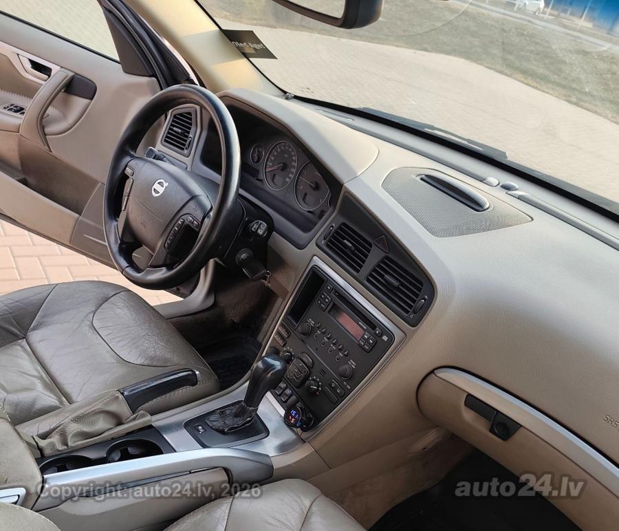 Pelēks Volvo XC70 2006 Tartu, ar dzinēja tilpumu 2.40 L un nobraukumu 264 tūkst. km par 4200 €, foto 15 vietnē AUTOMOTO.COM.LV