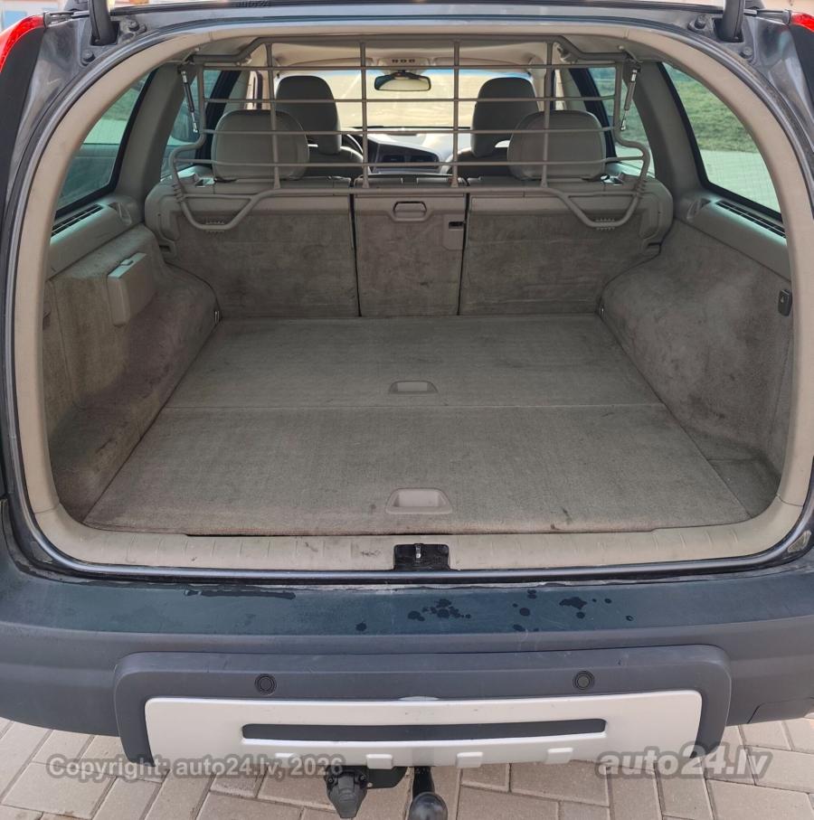 Pelēks Volvo XC70 2006 Tartu, ar dzinēja tilpumu 2.40 L un nobraukumu 264 tūkst. km par 4200 €, foto 20 vietnē AUTOMOTO.COM.LV
