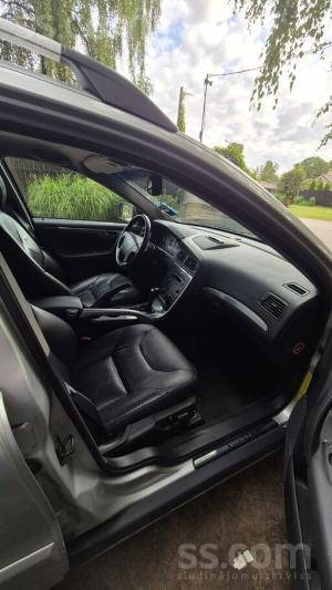 Grey Volvo XC70 2006 in Riga, with an engine capacity of 2.40 L and mileage of 290 thousand km for 4750 €, photo 5 on AUTOMOTO.COM.LV