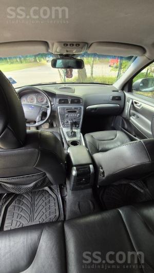 Grey Volvo XC70 2006 in Riga, with an engine capacity of 2.40 L and mileage of 290 thousand km for 4750 €, photo 6 on AUTOMOTO.COM.LV