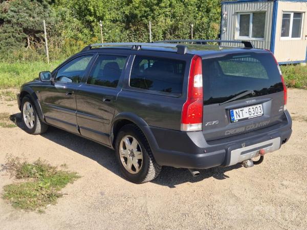 Pelēks Volvo XC70 2006 Rīga, ar dzinēja tilpumu 2.40 L un nobraukumu 344 tūkst. km par 3250 €, foto 5 vietnē AUTOMOTO.COM.LV