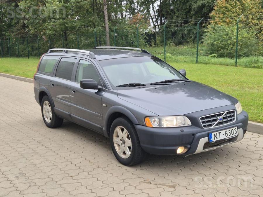 Grey Volvo XC70 2006 in Riga, with an engine capacity of 2.40 L and mileage of 344 thousand km for 2850 €, photo 5 on AUTOMOTO.COM.LV