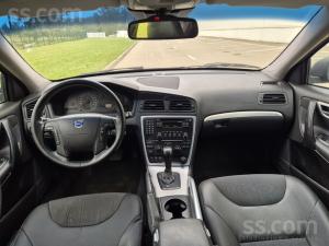 Grey Volvo XC70 2006 in Riga, with an engine capacity of 2.40 L and mileage of 344 thousand km for 2850 €, photo 6 on AUTOMOTO.COM.LV