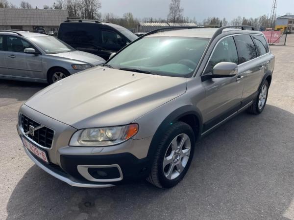 Grey Volvo XC70 2007 in Riga, with an engine capacity of 2.40 L and mileage of 413 thousand km for 6750 €, photo 1 on AUTOMOTO.COM.LV