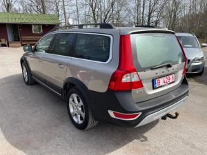 Grey Volvo XC70 2007 in Riga, with an engine capacity of 2.40 L and mileage of 413 thousand km for 6750 €, photo 8 on AUTOMOTO.COM.LV