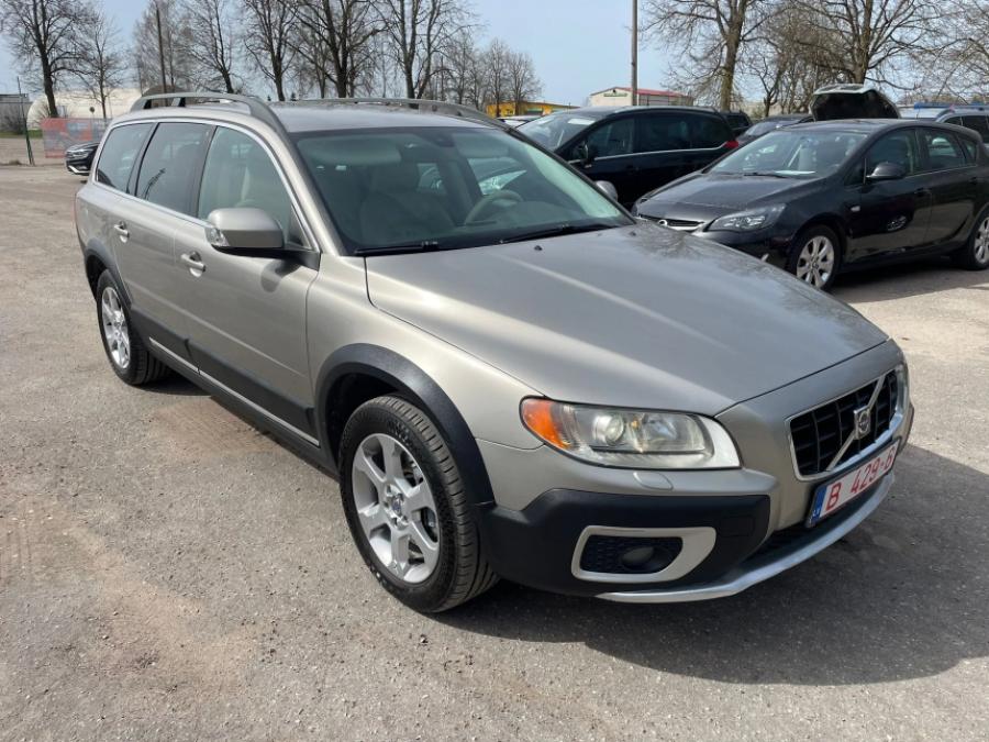 Grey Volvo XC70 2007 in Riga, with an engine capacity of 2.40 L and mileage of 413 thousand km for 6750 €, photo 11 on AUTOMOTO.COM.LV