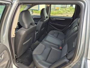 Pelēks Volvo XC70 2007 Rīga, ar dzinēja tilpumu 2.40 L un nobraukumu 272 tūkst. km par 4350 €, foto 8 vietnē AUTOMOTO.COM.LV