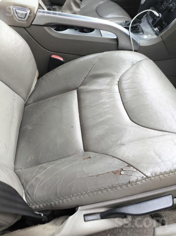 Pelēks Volvo XC70 2007 Rīga, ar dzinēja tilpumu 2.40 L un nobraukumu 506 tūkst. km par 3500 €, foto 8 vietnē AUTOMOTO.COM.LV