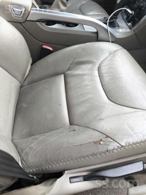 Grey Volvo XC70 2007 in Riga, with an engine capacity of 2.40 L and mileage of 506 thousand km for 3500 €, photo 8 on AUTOMOTO.COM.LV