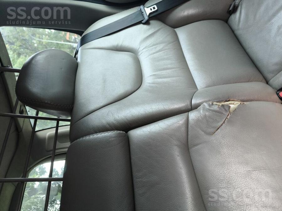 Grey Volvo XC70 2007 in Riga, with an engine capacity of 2.40 L and mileage of 506 thousand km for 3500 €, photo 10 on AUTOMOTO.COM.LV