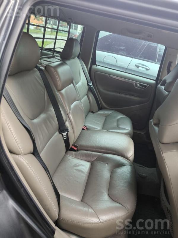 Pelēks Volvo XC70 2007 Rīga, ar dzinēja tilpumu 2.40 L un nobraukumu 506 tūkst. km par 3500 €, foto 11 vietnē AUTOMOTO.COM.LV