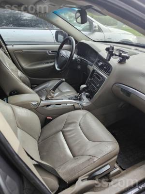 Grey Volvo XC70 2007 in Riga, with an engine capacity of 2.40 L and mileage of 506 thousand km for 3500 €, photo 12 on AUTOMOTO.COM.LV