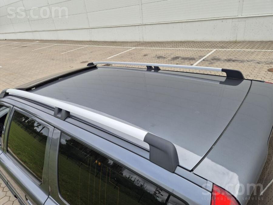 Grey Volvo XC70 2007 in Riga, with an engine capacity of 2.40 L and mileage of 353 thousand km for 3650 €, photo 14 on AUTOMOTO.COM.LV