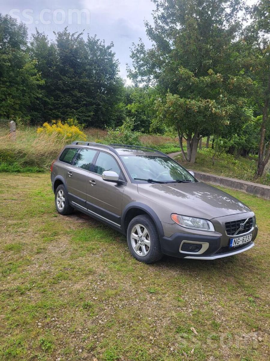 Pelēks Volvo XC70 2008 Jēkabpils, ar dzinēja tilpumu 2.40 L un nobraukumu 327 tūkst. km par 5800 €, foto 4 vietnē AUTOMOTO.COM.LV