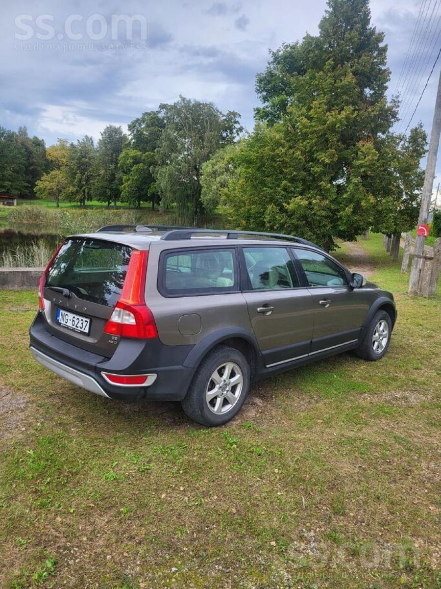 Pelēks Volvo XC70 2008 Jēkabpils, ar dzinēja tilpumu 2.40 L un nobraukumu 327 tūkst. km par 5800 €, foto 5 vietnē AUTOMOTO.COM.LV