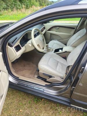 Pelēks Volvo XC70 2008 Jēkabpils, ar dzinēja tilpumu 2.40 L un nobraukumu 327 tūkst. km par 5800 €, foto 8 vietnē AUTOMOTO.COM.LV