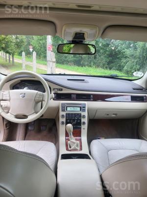 Pelēks Volvo XC70 2008 Jēkabpils, ar dzinēja tilpumu 2.40 L un nobraukumu 327 tūkst. km par 5800 €, foto 9 vietnē AUTOMOTO.COM.LV