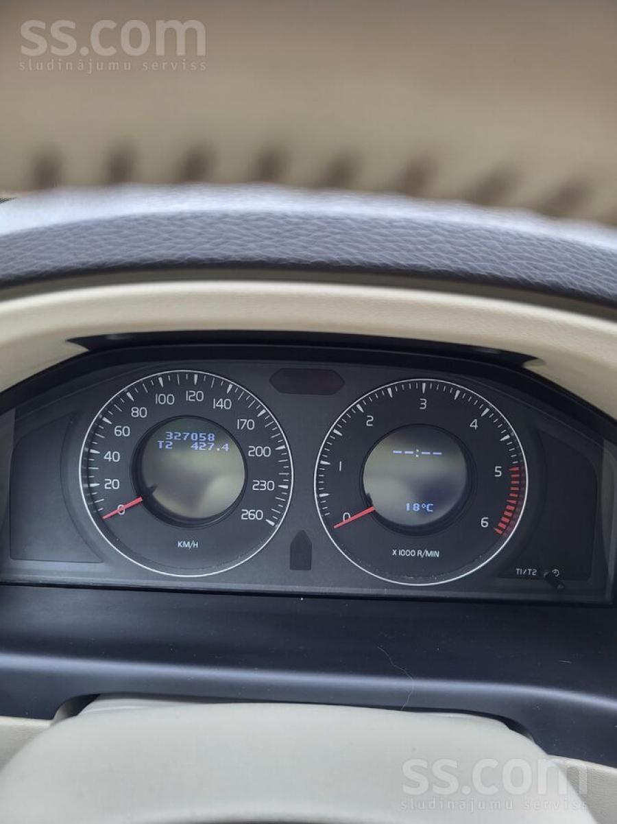 Pelēks Volvo XC70 2008 Jēkabpils, ar dzinēja tilpumu 2.40 L un nobraukumu 327 tūkst. km par 5800 €, foto 12 vietnē AUTOMOTO.COM.LV