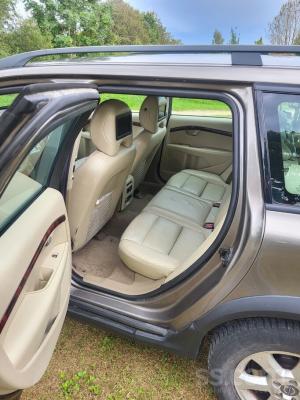 Pelēks Volvo XC70 2008 Jēkabpils, ar dzinēja tilpumu 2.40 L un nobraukumu 327 tūkst. km par 5200 €, foto 13 vietnē AUTOMOTO.COM.LV