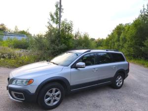 Grey Volvo XC70 2009 in Elektrenai, with an engine capacity of 2.40 L and mileage of 308 thousand km for 5600 €, photo 3 on AUTOMOTO.COM.LV