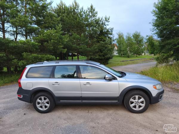 Grey Volvo XC70 2009 in Elektrenai, with an engine capacity of 2.40 L and mileage of 308 thousand km for 5600 €, photo 5 on AUTOMOTO.COM.LV